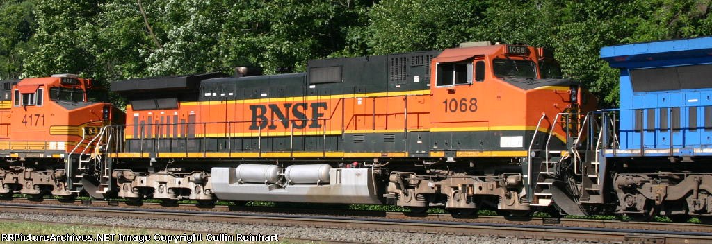 BNSF 1068